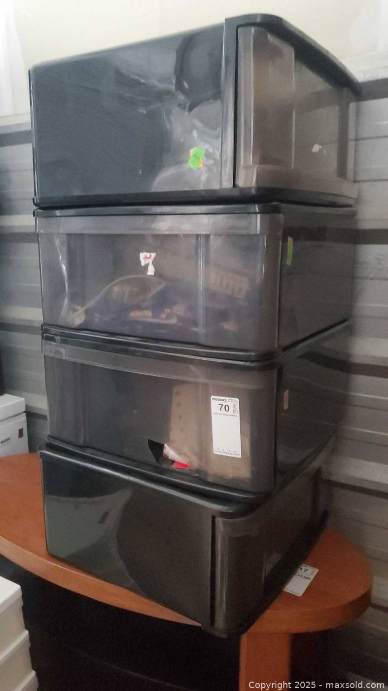 Plastic 4-Drawer Storage Units | Maxsold