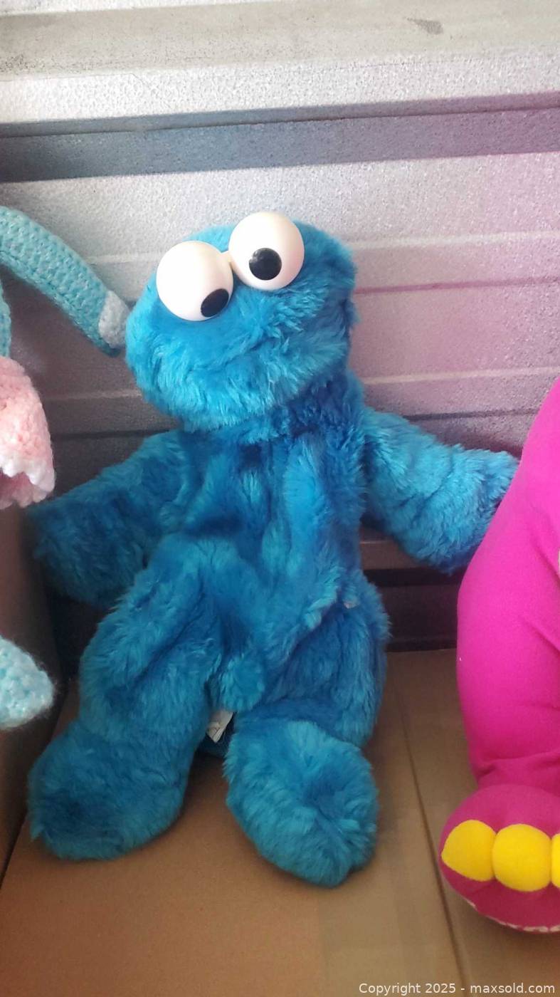 Plush toys Cookie Monster Barney bunny teddy rag doll pig | Maxsold