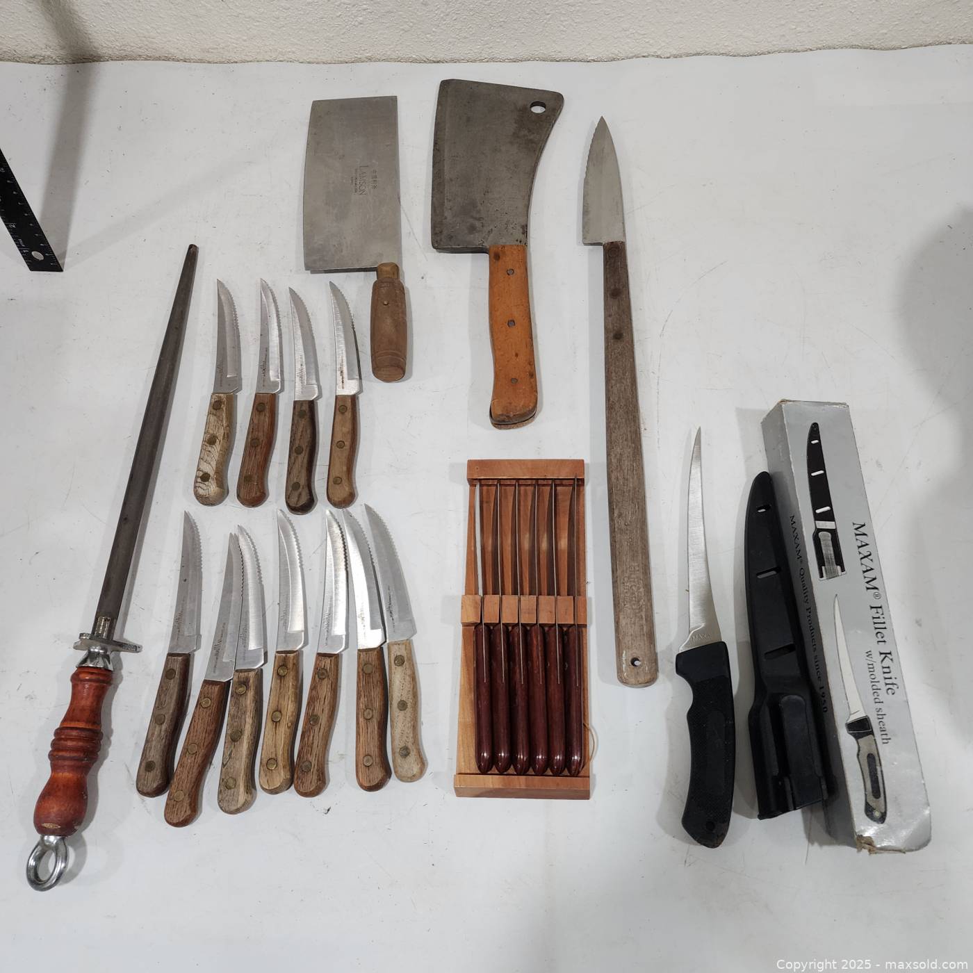 Vintage kitchen knives, cleavers & steel | Maxsold