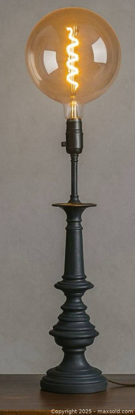 Vintage industrial Edison-style lamp | Maxsold