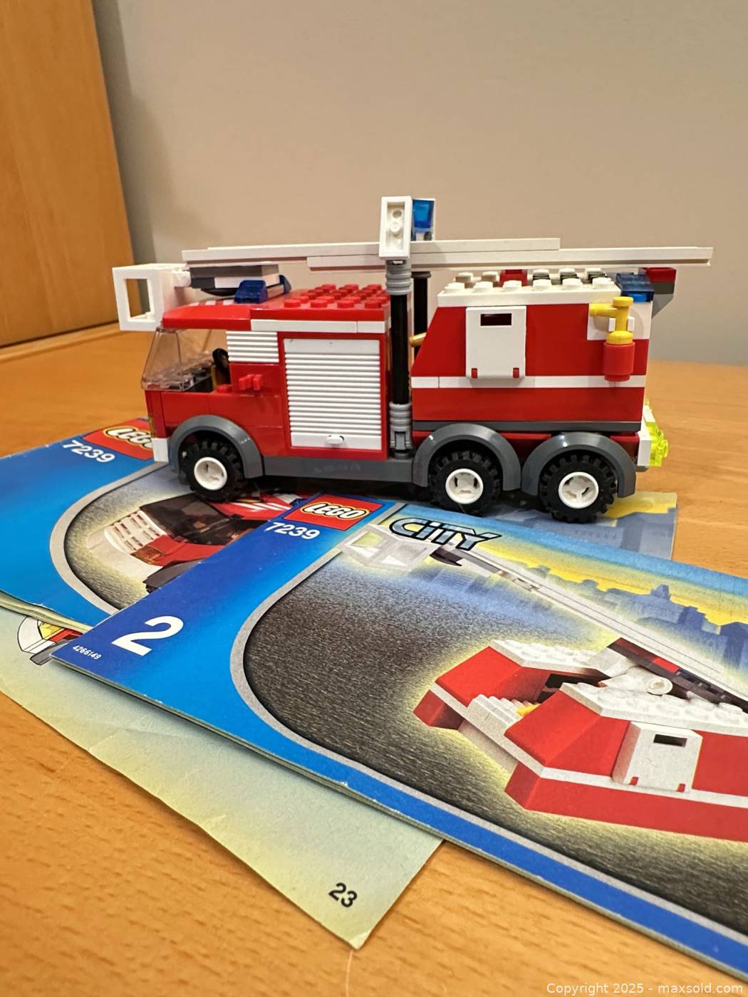 LEGO City Fire Truck Set 7239 with Instructions | Maxsold