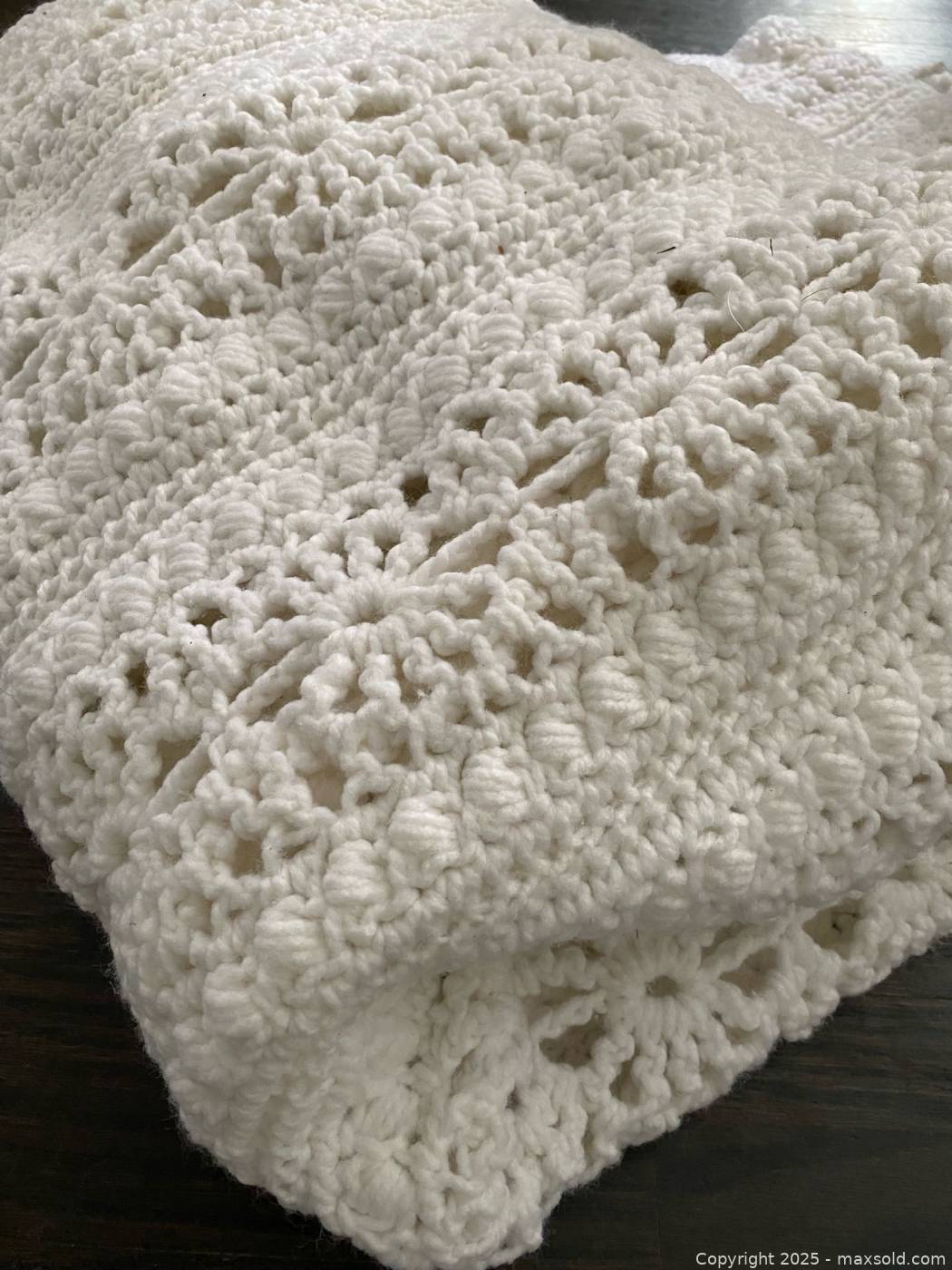 Vintage Pure White Crochet Blanket | Maxsold