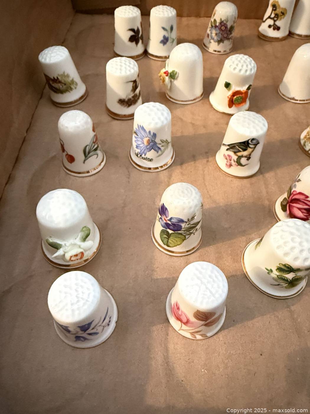 Bone china decorative thimble collection | Maxsold