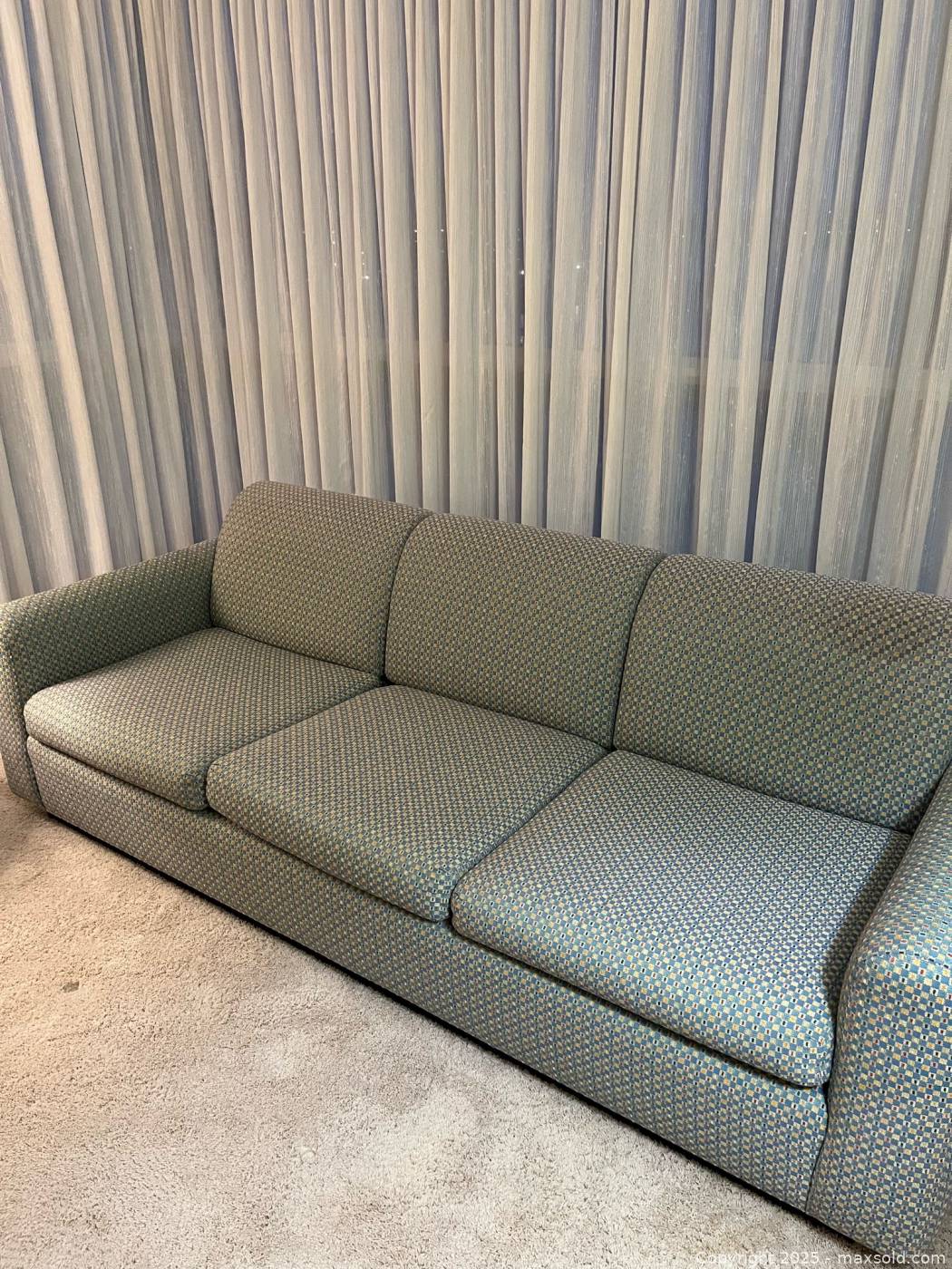 Three-seater upholstered couch | Maxsold