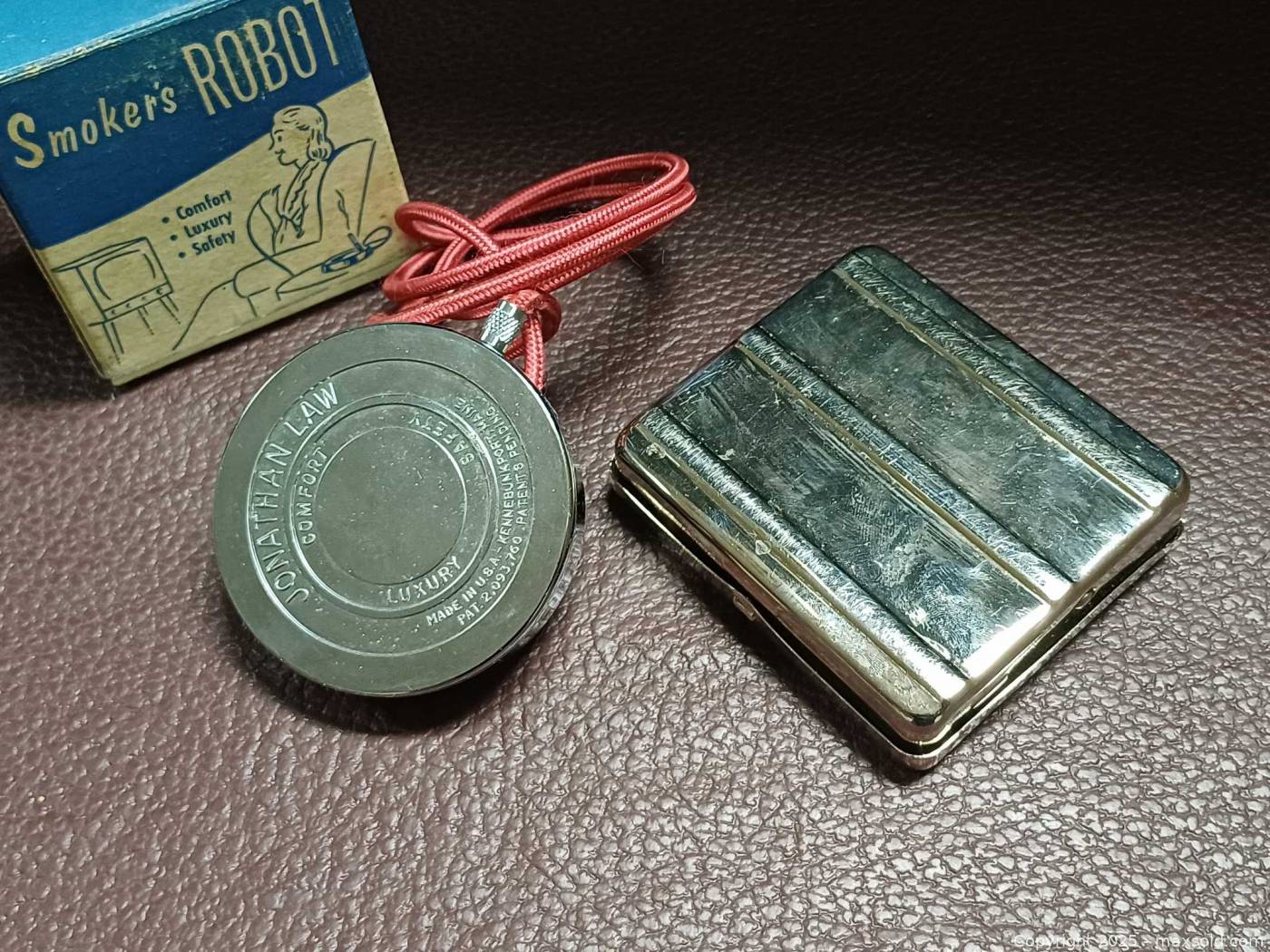 Vintage Smoker's Robot and Motor Hollyhawk Cycle cigarette holders ...
