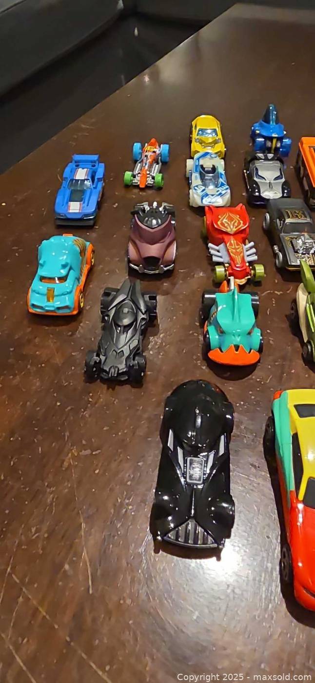 22 Hot Wheels die-cast toy cars | Maxsold
