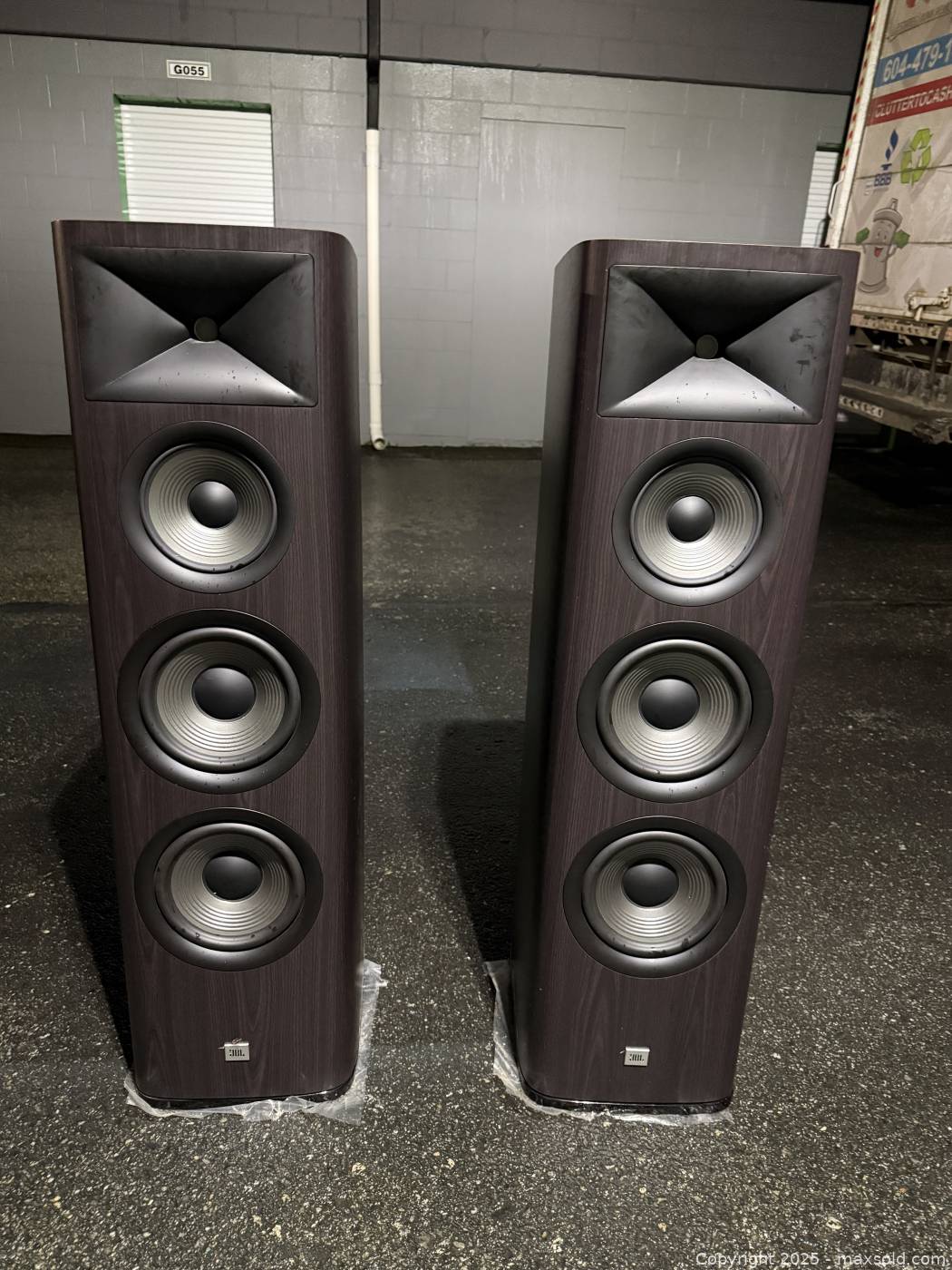 JBL Studio 698 floorstanding speakers pair | Maxsold