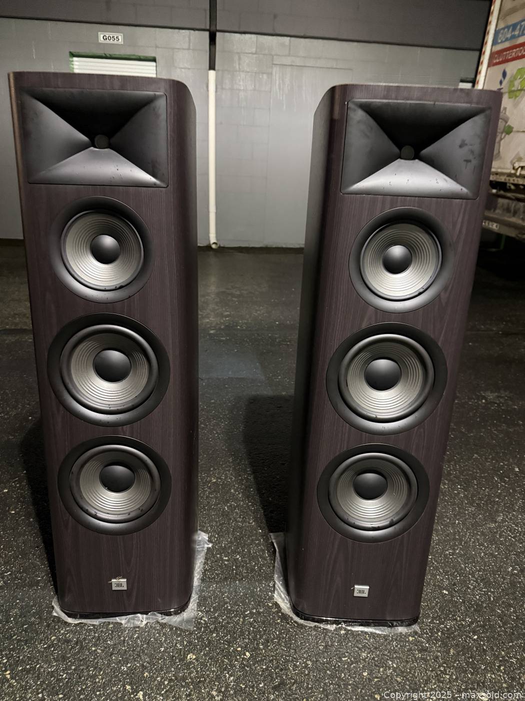 JBL Studio 698 floorstanding speakers pair | Maxsold