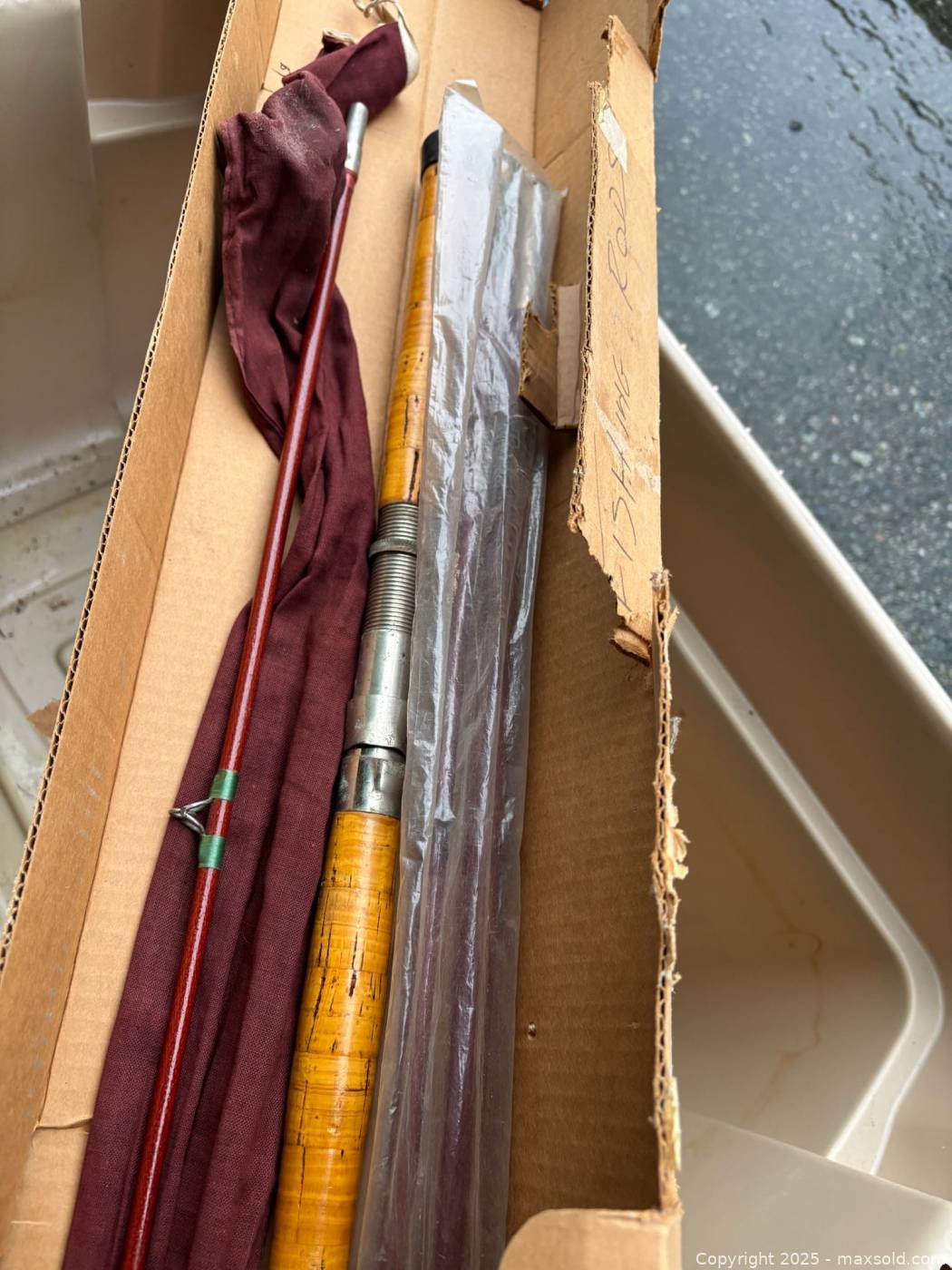 Vintage 3–4 piece fly/spinning fishing rod approx. 7–9 ft | Maxsold
