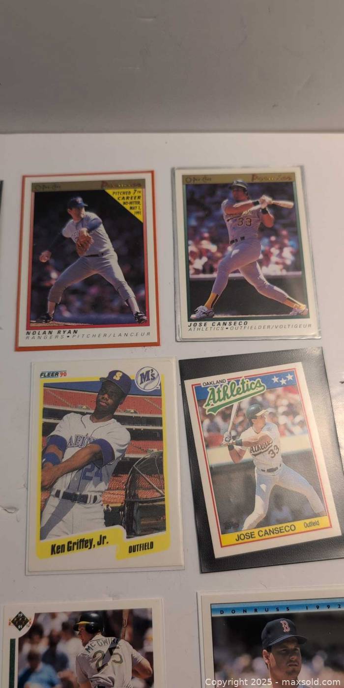 9 assorted MLB trading cards | Maxsold