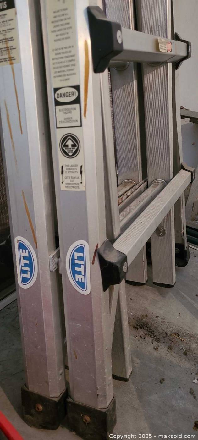 Aluminum articulating extension ladder | Maxsold