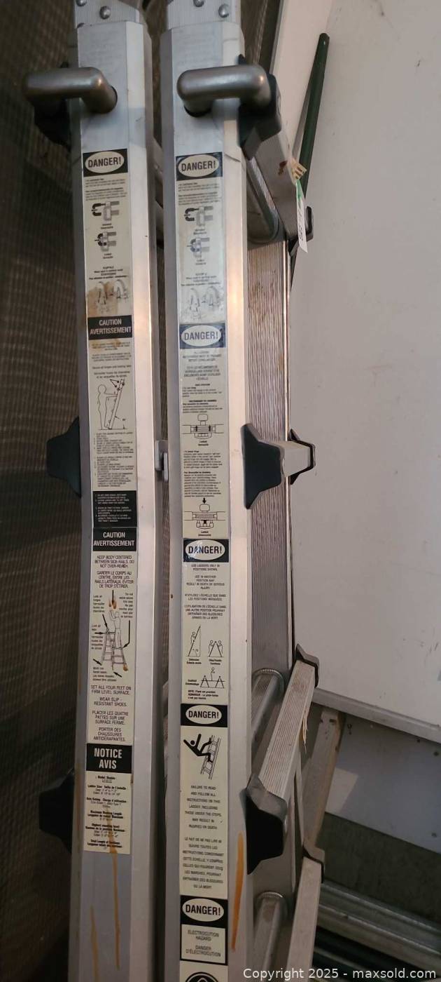 Aluminum articulating extension ladder | Maxsold