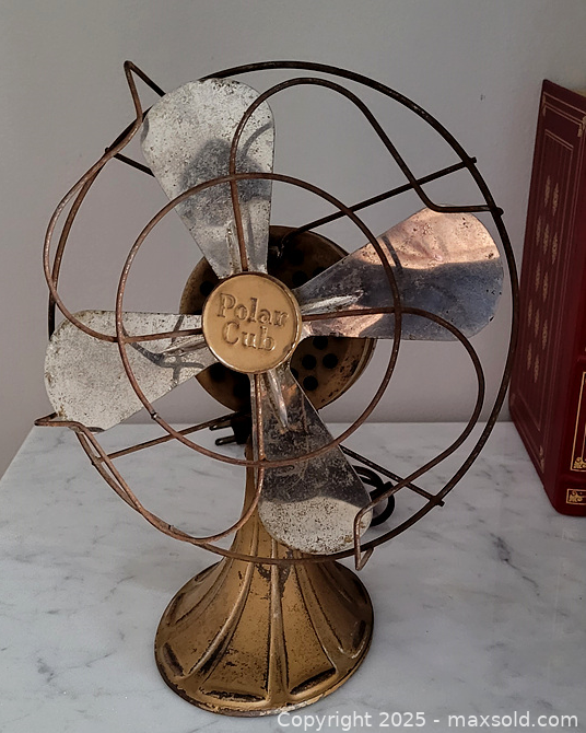 Polar Cub Vintage Electric Fan | Maxsold