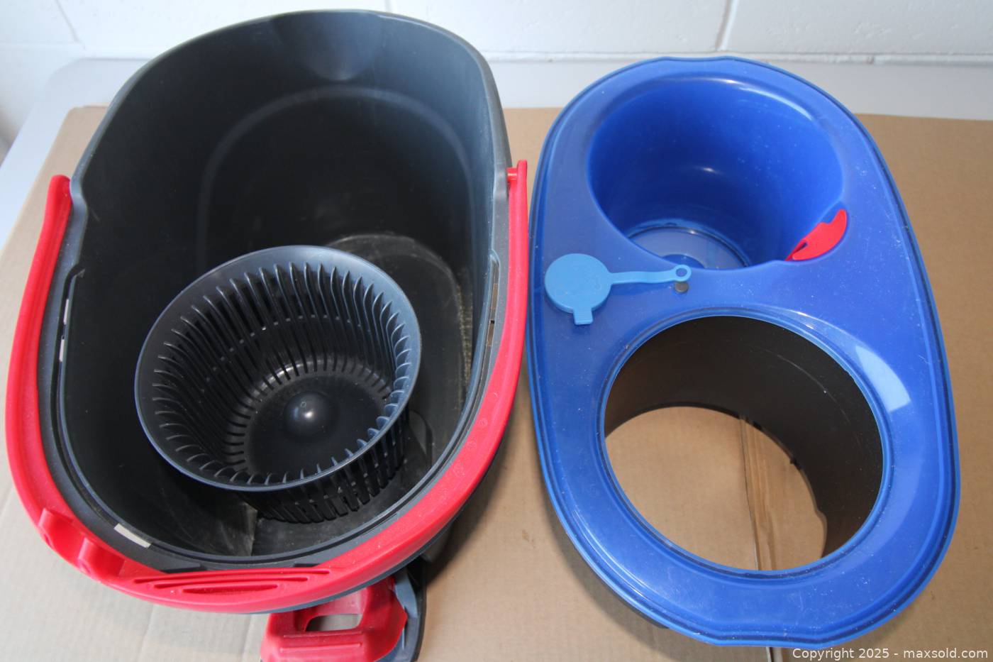 O-Cedar spin mop bucket | Maxsold