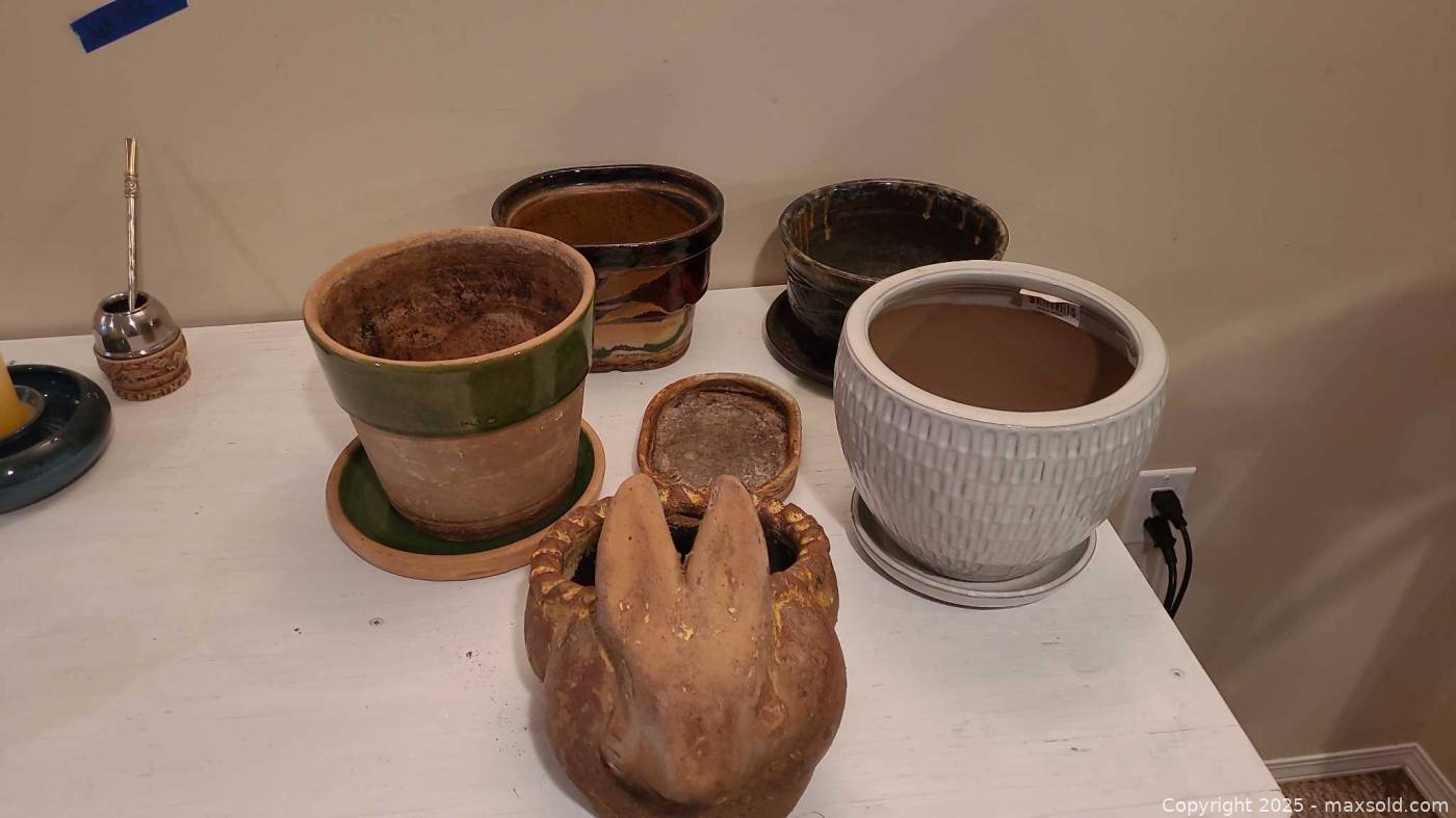 Assorted glazed ceramic plant pots and saucers | Maxsold