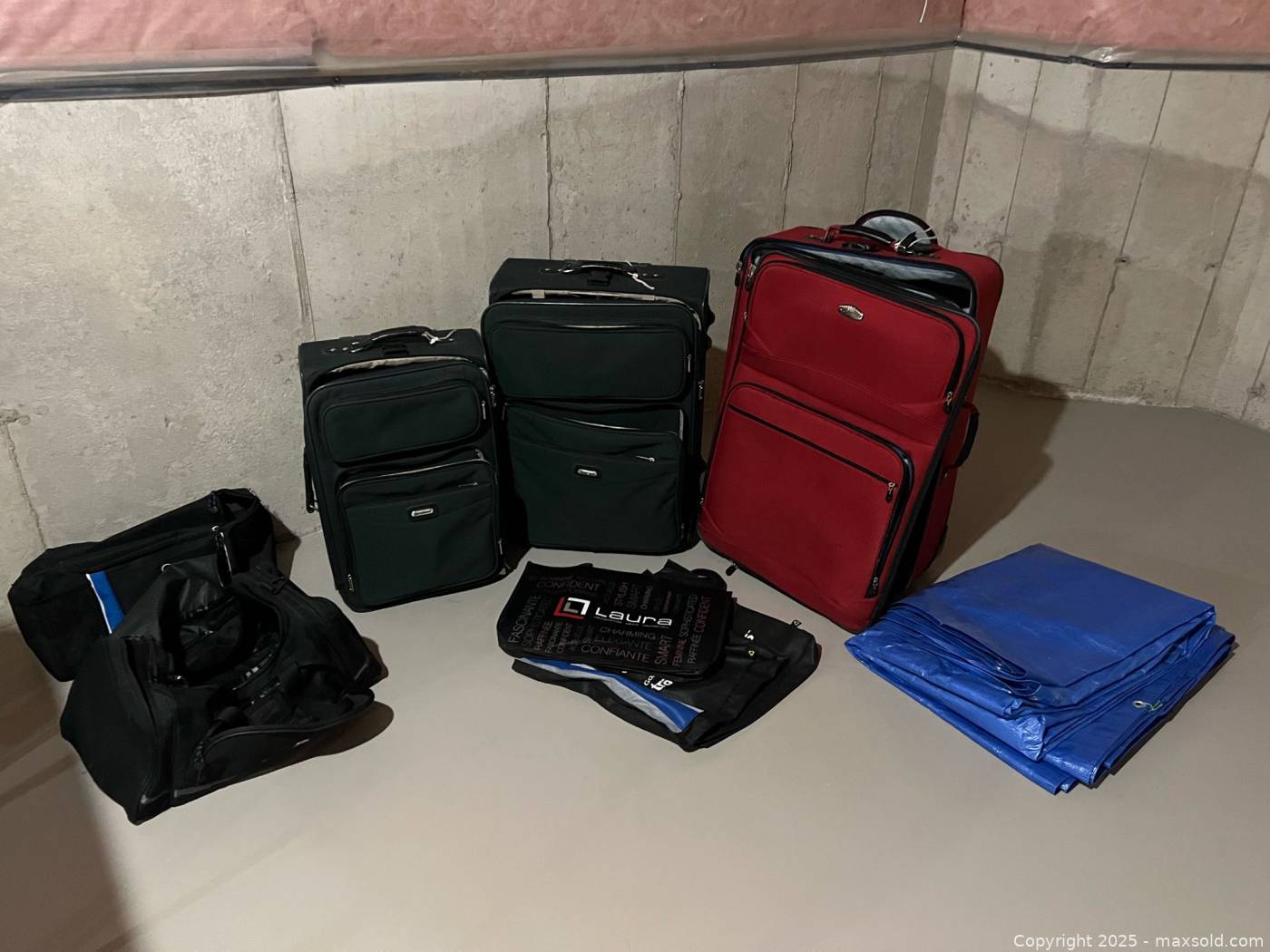 Samboro luggage set, duffles, tarps | Maxsold