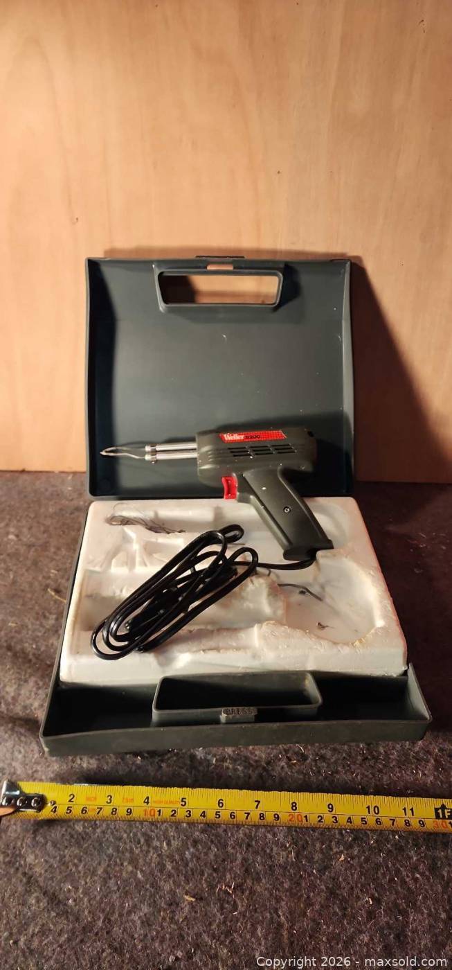 Weller 8200 dual-heat soldering gun with case | Maxsold