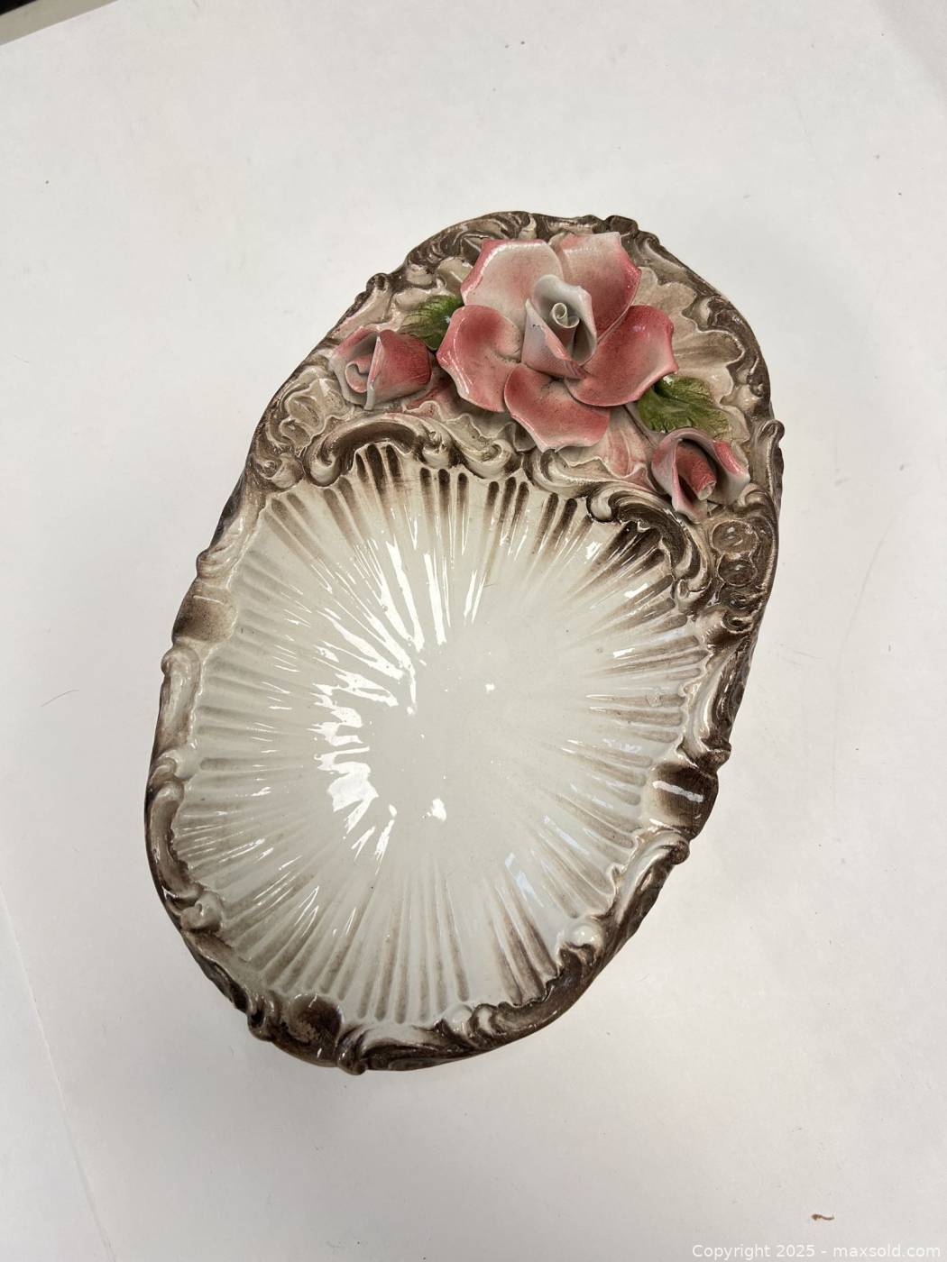Capodimonte porcelain jewelry dish 10 in | Maxsold