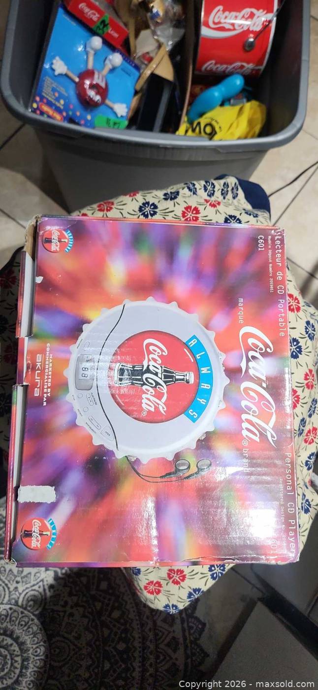 Coca-Cola portable CD player | Maxsold