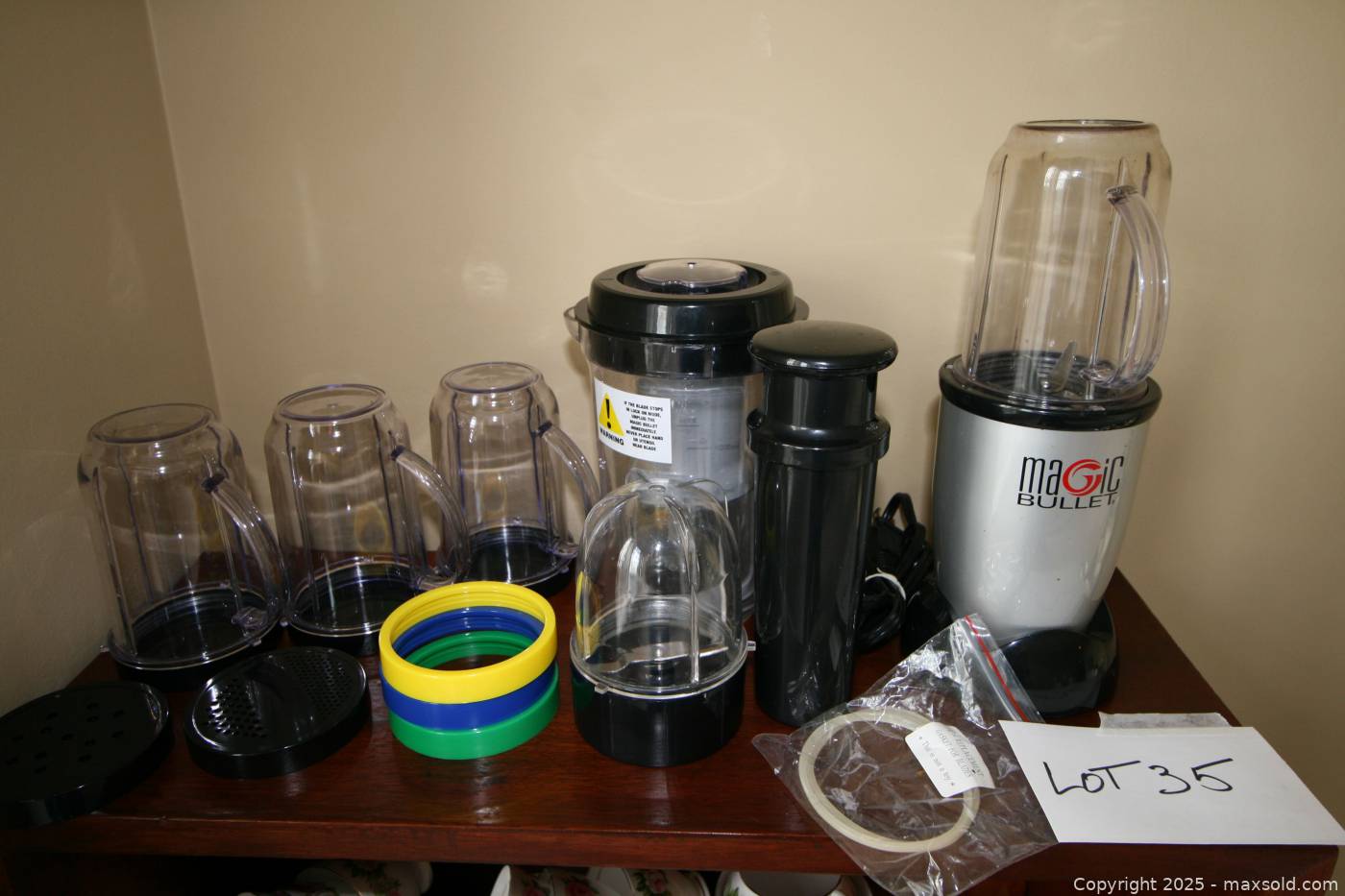 Magic Bullet personal blender accessory lot | Maxsold