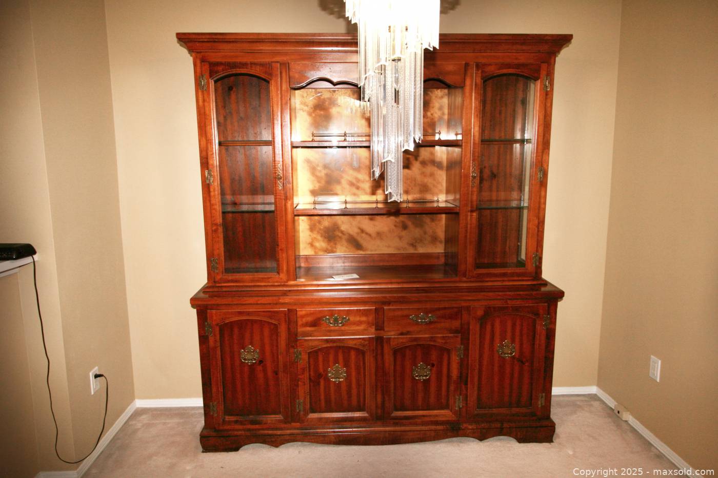 Vintage Strathroy solid wood hutch & buffet | Maxsold