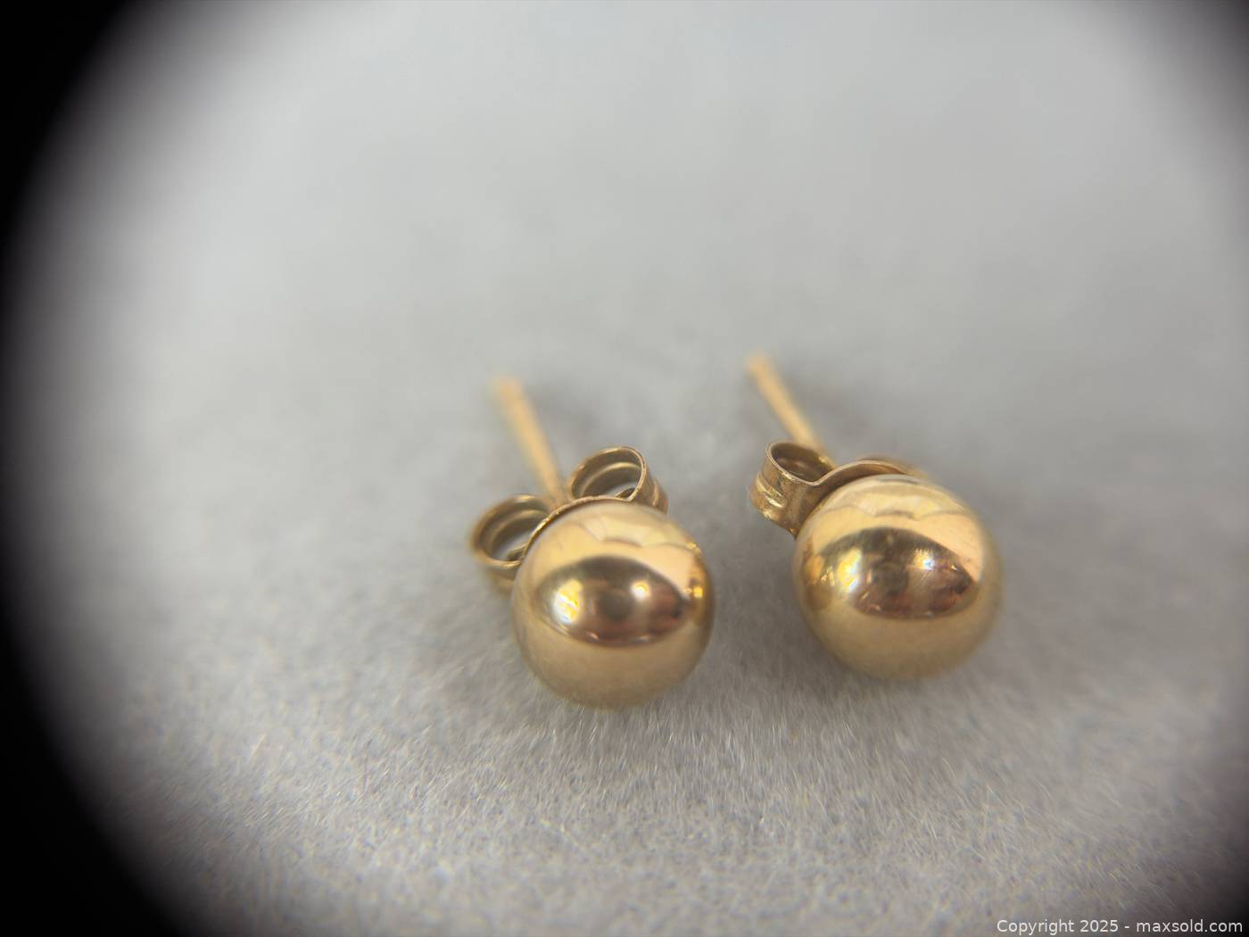 10k Gold Ball Stud Earrings | Maxsold