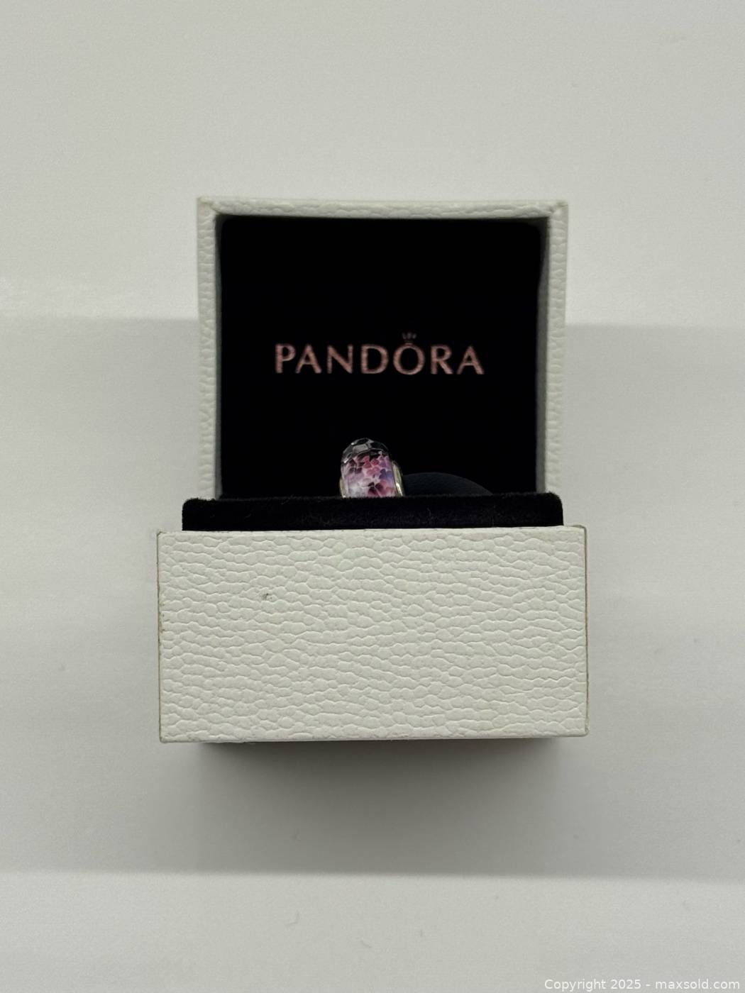 Pandora pink crystal glass charm | Maxsold
