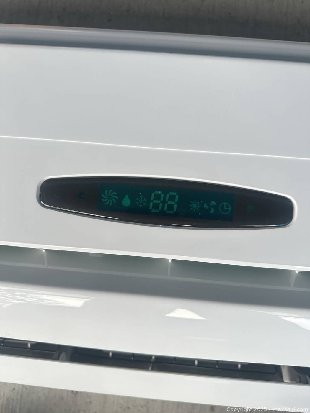 Aermec wall-mounted fan coil unit | Maxsold
