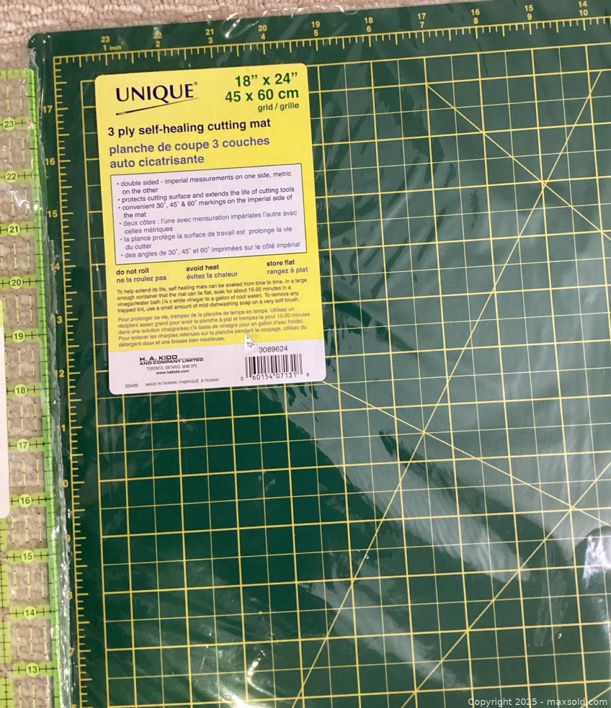 Unique self-healing cutting mat with three quilting rulers | Maxsold
