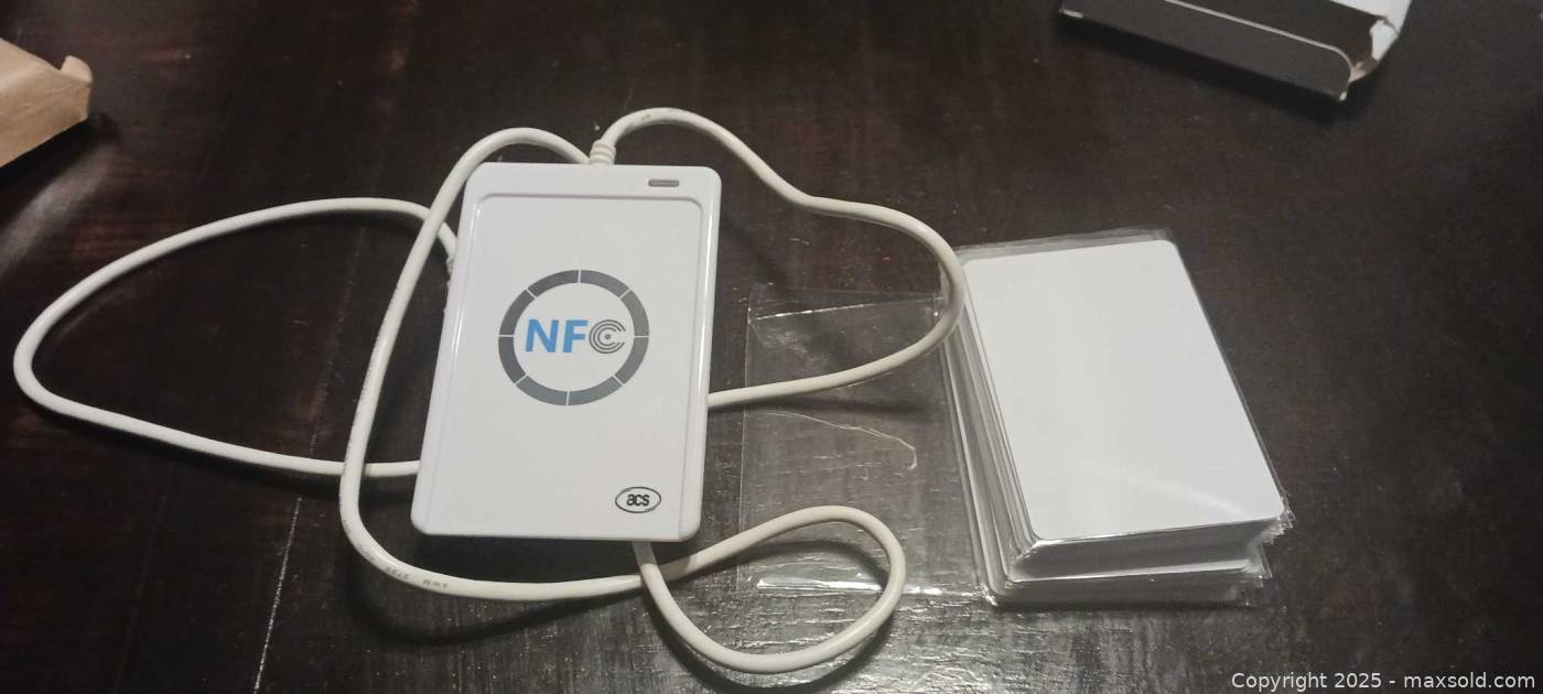 USB NFC card writer with 20 blank cards | Maxsold
