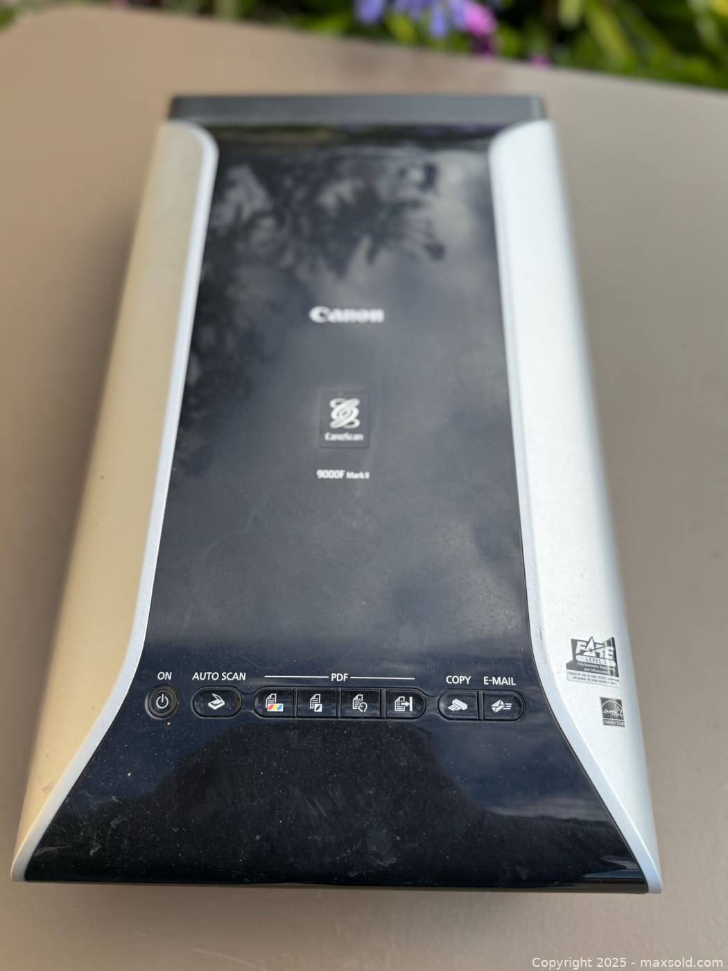 Canon CanoScan 9000F Mark II color image scanner | Maxsold