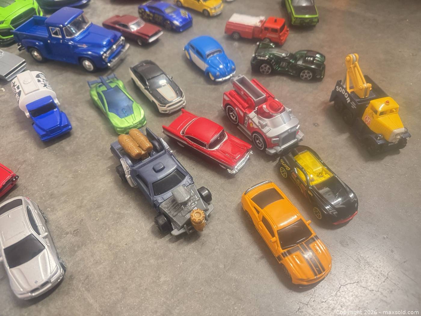 31 die-cast and RC cars with controllers | Maxsold