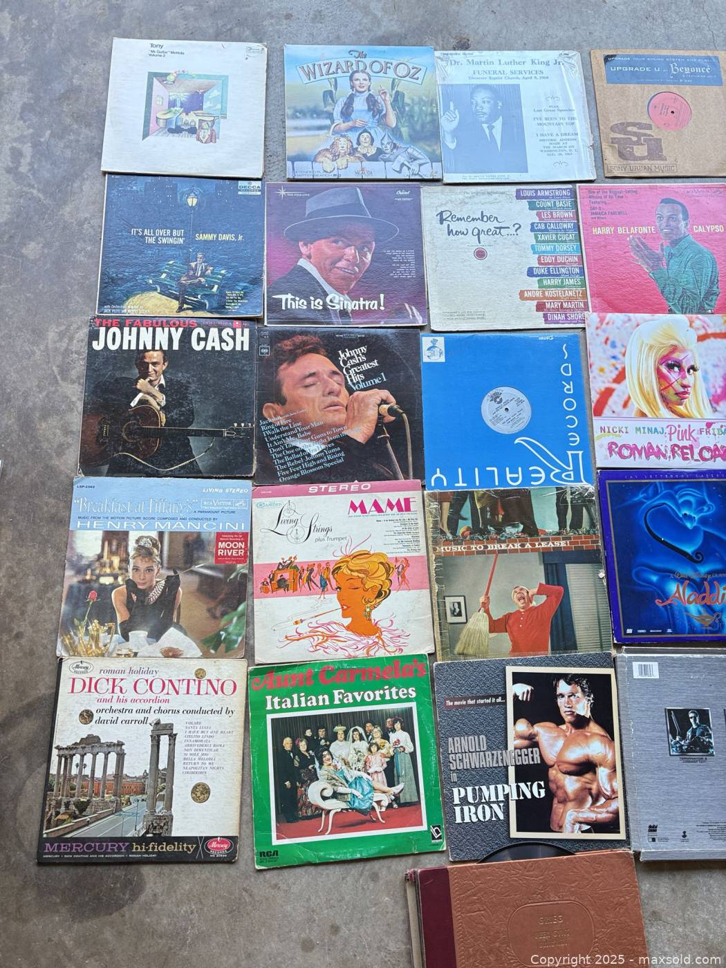 Lot of 40-55 collectible vinyl records | Maxsold