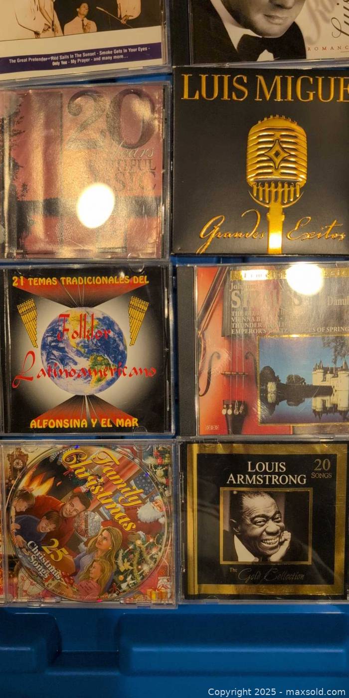 Lot of 8 Audio CDs assorted artists | Maxsold