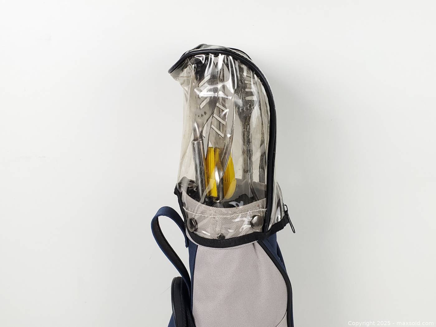 Golf bag-style BBQ utensil set | Maxsold