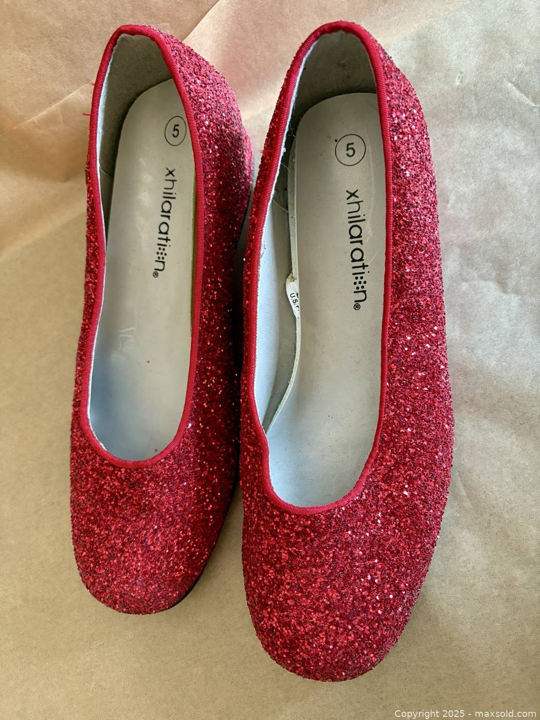Women’s Red Glitter Shoes Size 5 | Maxsold