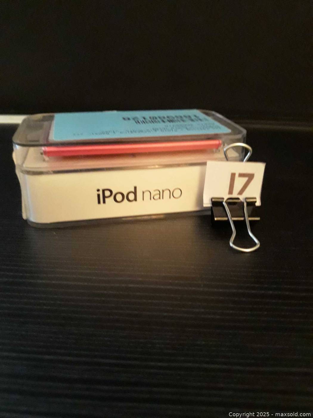 Apple iPod nano sealed in plastic case | Maxsold