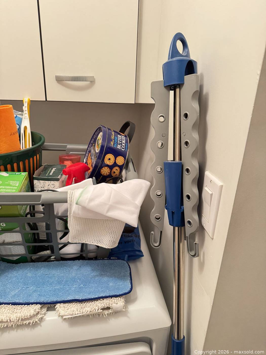 Household cleaning items, iron, Moen cover plate | Maxsold