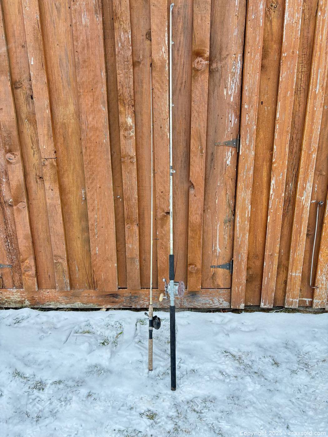 2 Fishing Rods With Reels | Maxsold