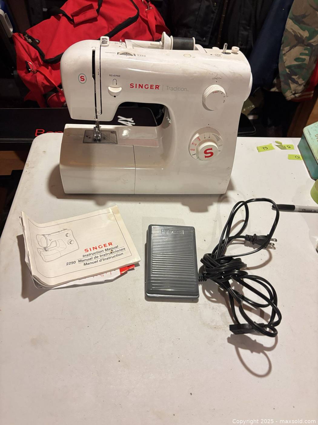 Singer 2250 Sewing Machine with Accessories | Maxsold