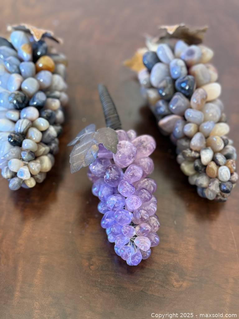 Vintage tumbled stone grape clusters | Maxsold