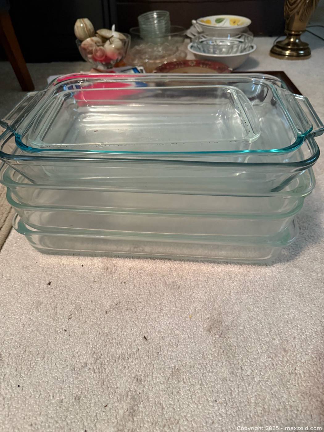 Set of Pyrex clear glass baking dishes | Maxsold