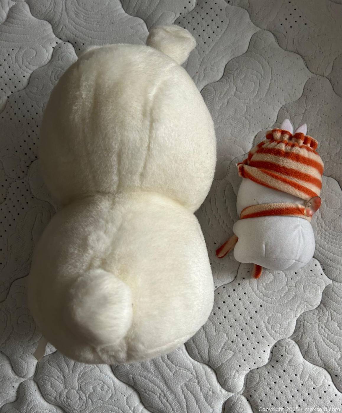 Mashimaro plush rabbit dolls, 2 pcs | Maxsold