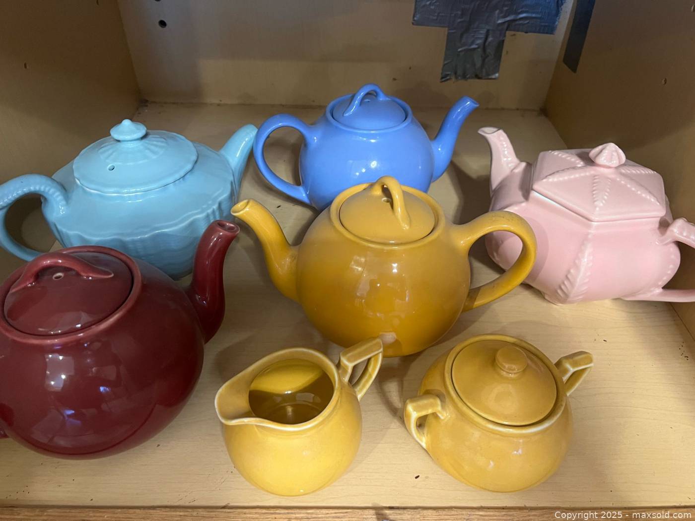 Vintage ceramic teapots, creamer and sugar | Maxsold