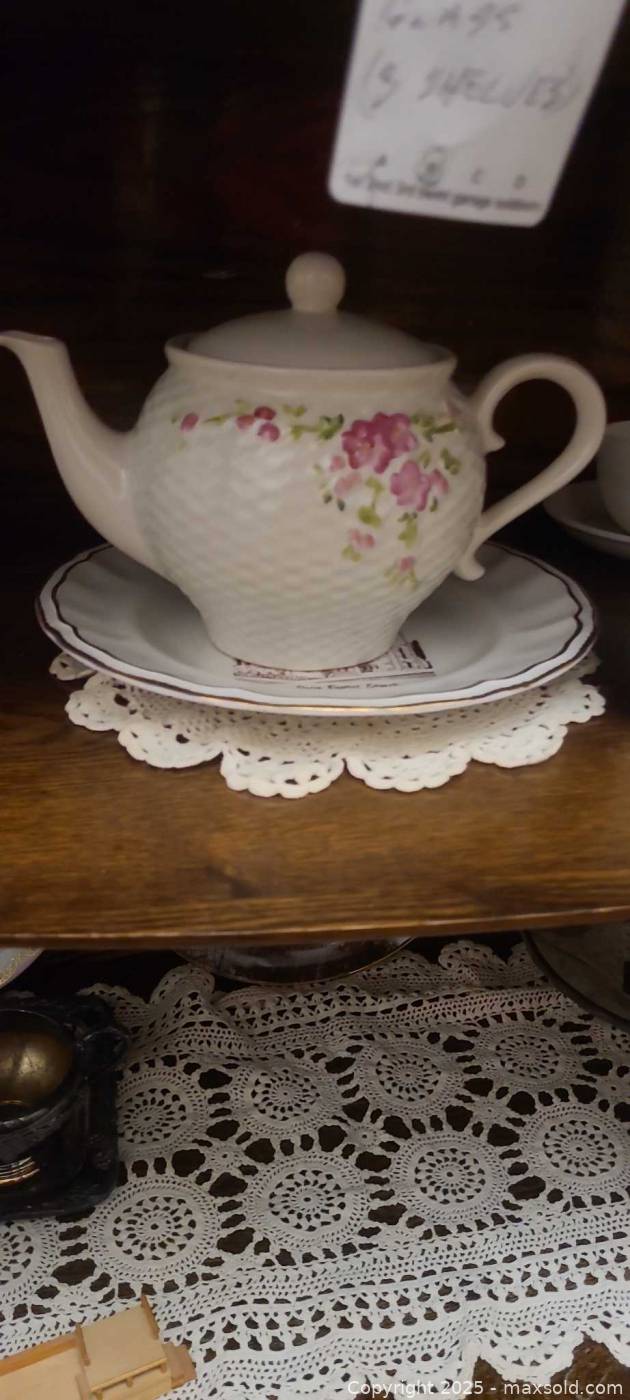 Teleflora bone china teapot & green pressed glass plate | Maxsold