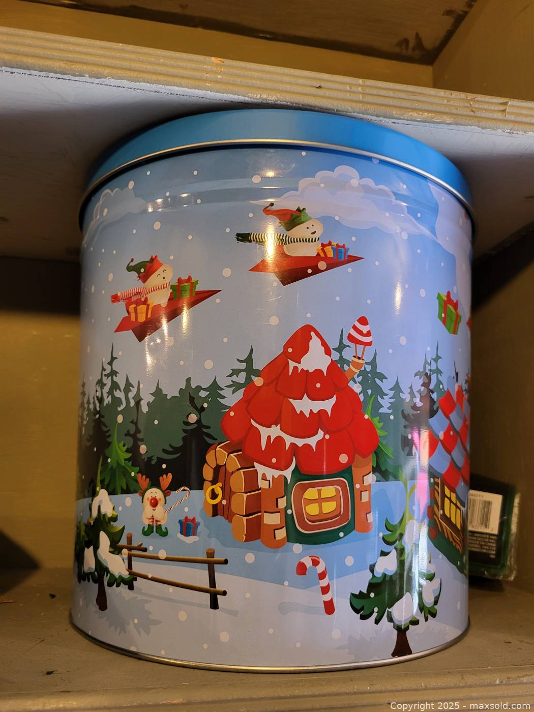 Round Christmas metal storage tin with lid | Maxsold