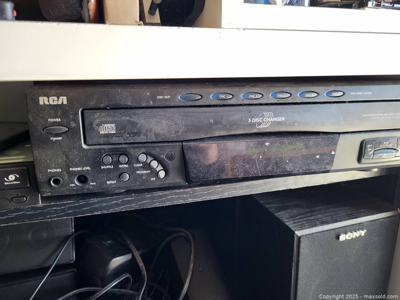 RCA 5-Disc CD Changer Stereo Component | Maxsold