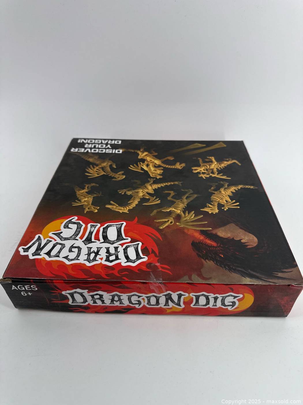 Dragon Dig STEM Excavation Kit, 7 eggs | Maxsold