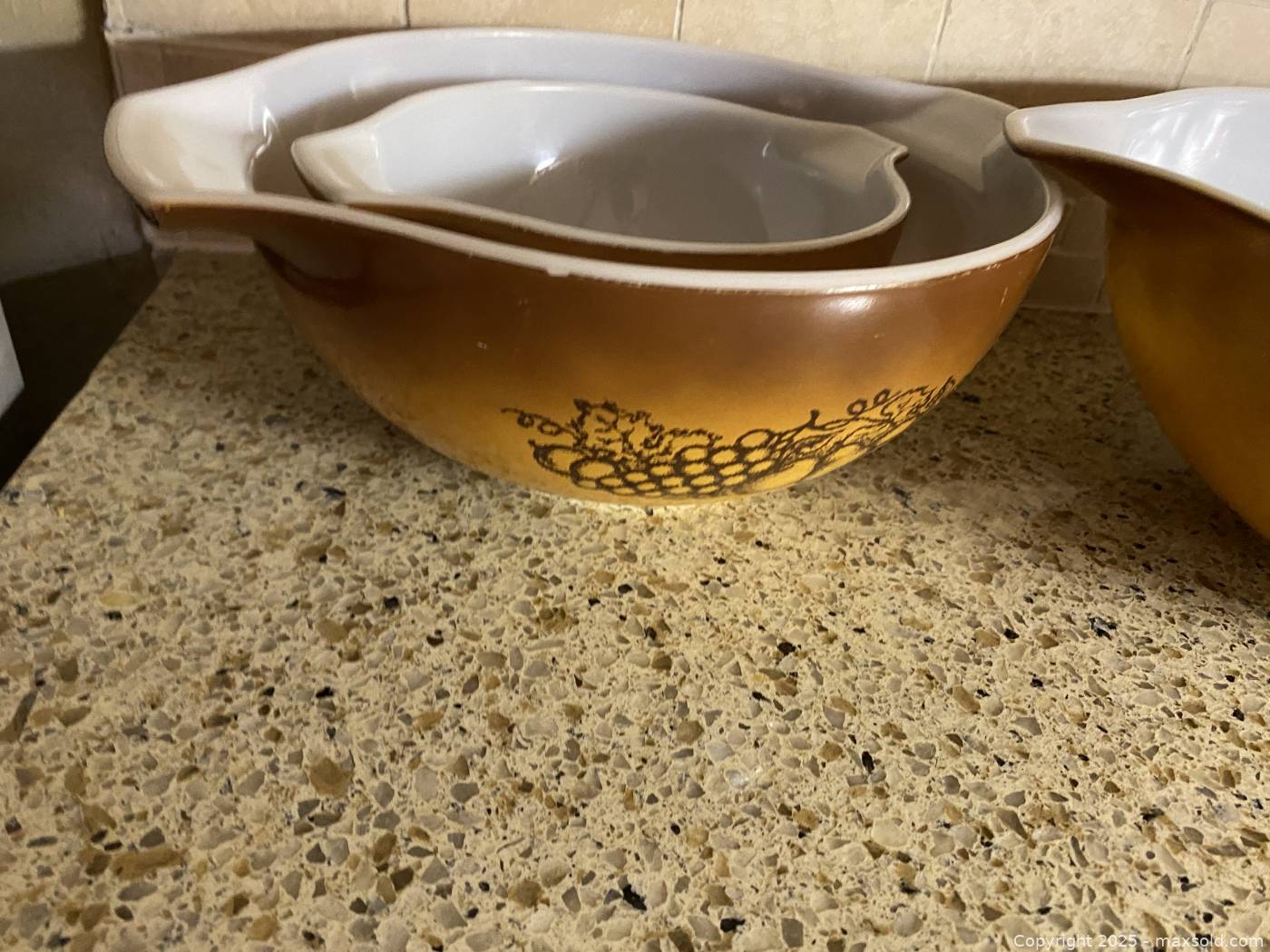 Pyrex Golden Brown Grape Cinderella Mixing Bowls, 3-Piece | Maxsold
