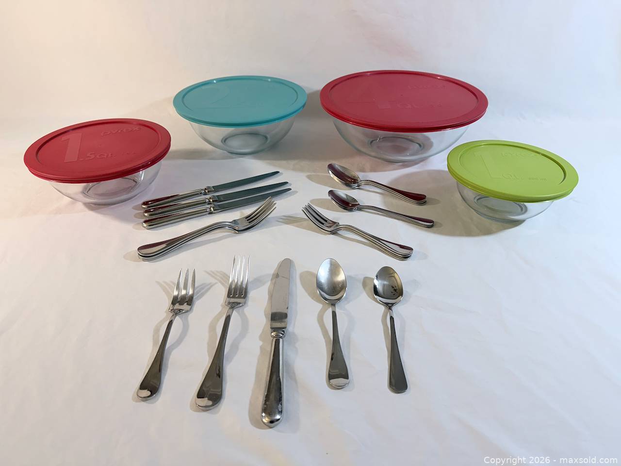Pyrex glass nesting bowls with lids and 20-pc Guy Degrenne flatware ...